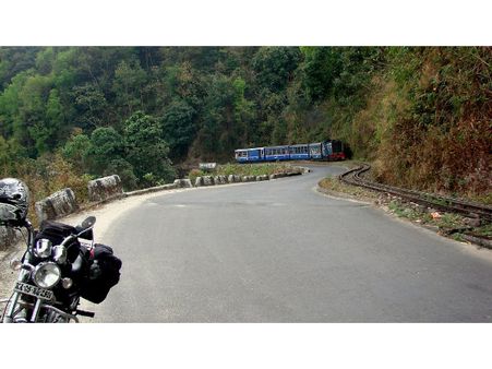 The Darjeeling Himalayan Railway – A Jolly Ride Worth Experiencing ...