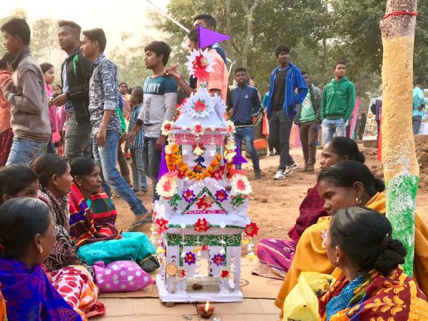त्याग व बलिदान का पर्व है झारखण्ड का टुसू उत्सव, जानिए कैसे हुई इसकी ...