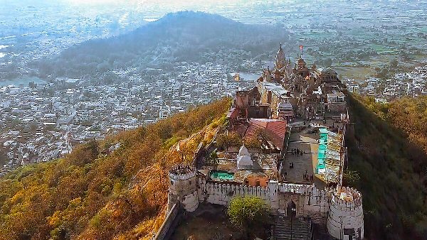 हैरत में डाल देता है नागपुर का यह किला, यहां माता सीता ने बनायी थी अपनी ...