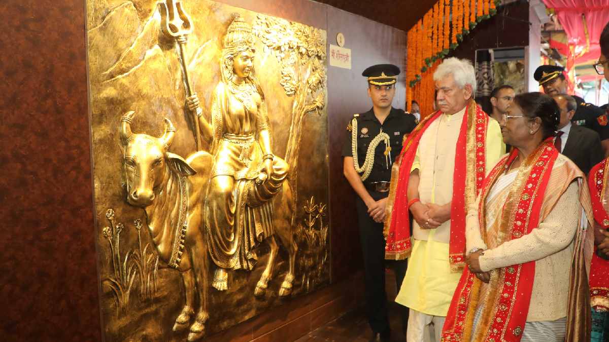 मां वैष्णो देवी के भवन तक जाने के लिए स्काईवॉक फ्लाईओवर तैयार, जाने ...