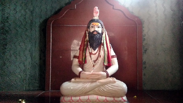 Navratri : भक्त के बुलाने पर कामाख्या से चलकर बिहार के थावे पहुंची थी ...