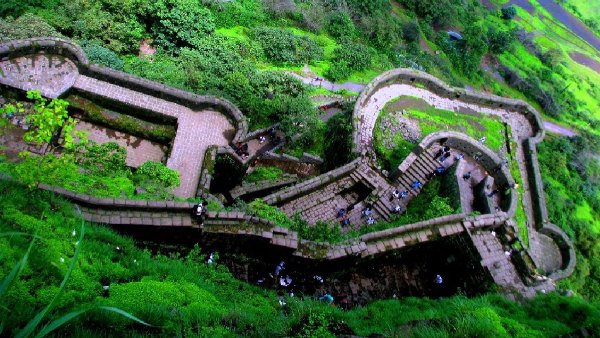 महाराष्ट्र का लोहागढ़ किला, जहां अपना खजाना रखा करते थे शिवाजी महाराज ...