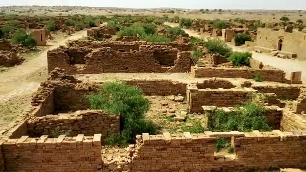 कहानी राजस्थान के एक श्रापित गाँव की जहाँ आज भी है रूहों का बसेरा ...