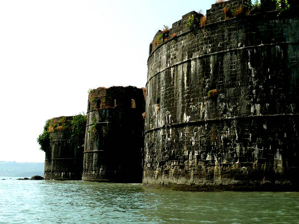 Ancient Sea Forts of Maharashtra - Nativeplanet