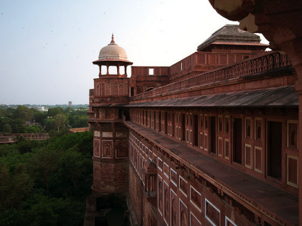 Travel to the 5 Historical Forts of Uttar Pradesh - Nativeplanet