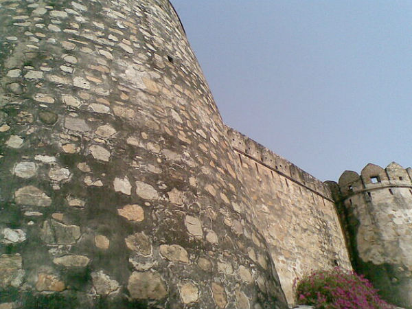 Travel to the 5 Historical Forts of Uttar Pradesh - Nativeplanet