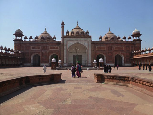 Travel to the 5 Largest Mosques in India - Nativeplanet