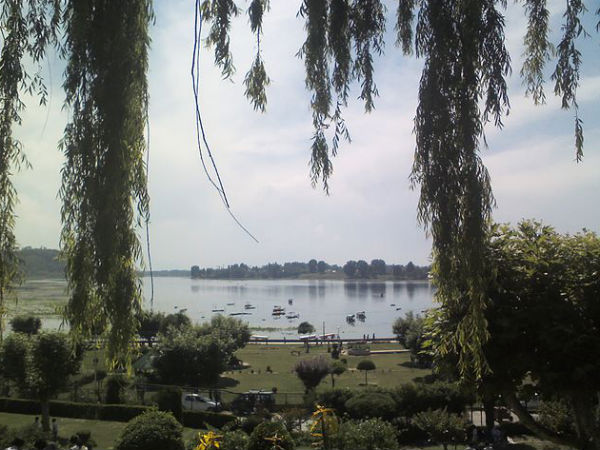 Enchanting Manasbal Lake in Kashmir - Nativeplanet