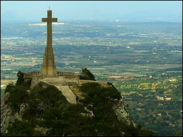 The Mountains of Majorca Location Facts History When To Visit Mallorca ...