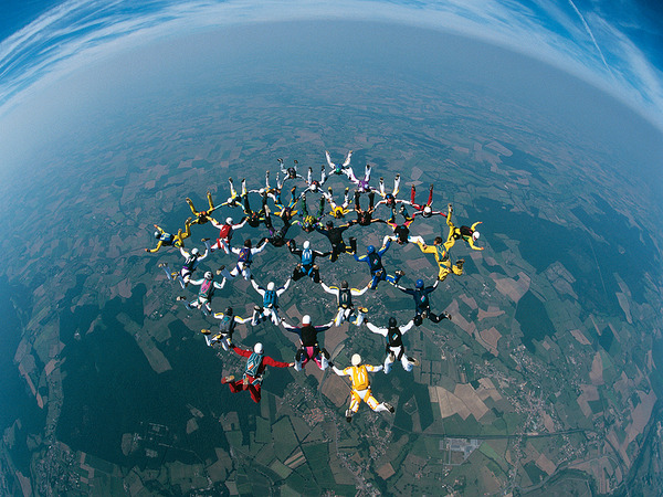 New World Records By 100+ Senior Citizens Doing Group Sky Diving In ...