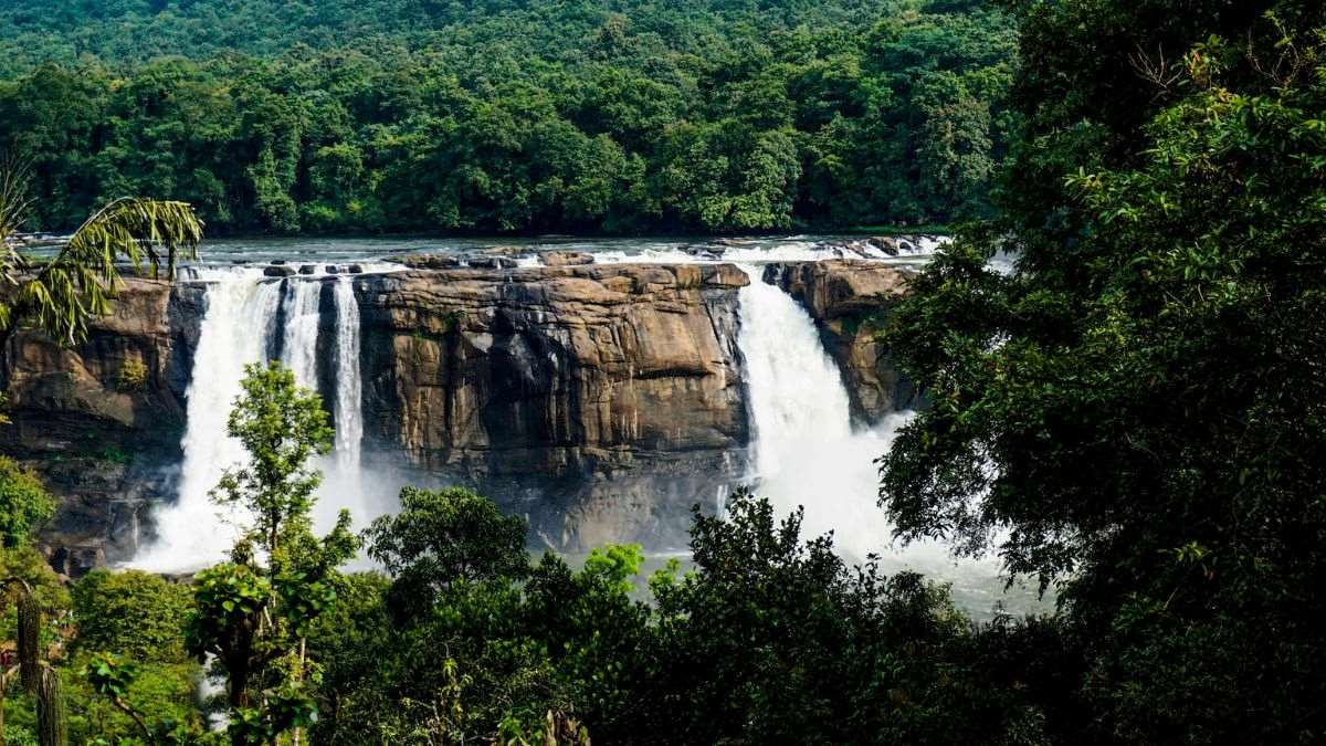 Athirappilly Waterfalls: This Nature's Masterpiece in Kerala is Best ...