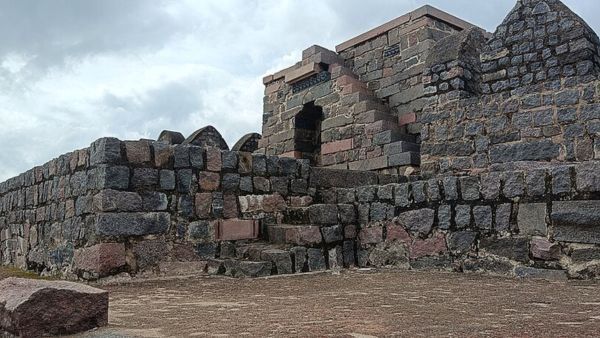 Exploring the grandeur Warangal Fort: Aatiyan architectural marvel ...