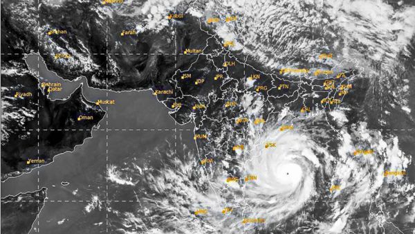 Cyclone Remal in the Bay of Bengal: the Approaching Storm will hit the ...