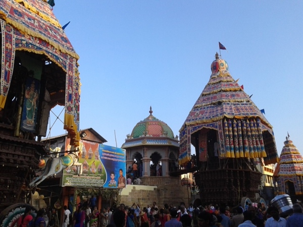 Kumbha Rashi Temples- Aquarius-Adi Kumbeswarar And Navapashanam Temple ...
