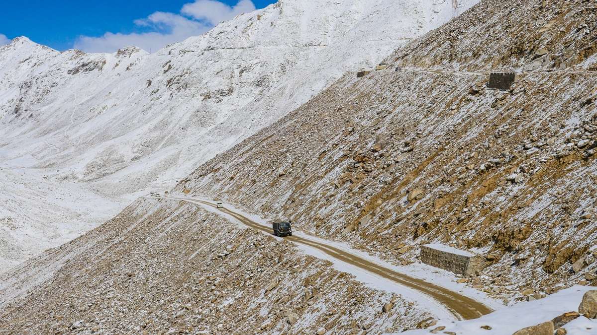 HPTDC Ladakh Luxury Bus Service And Packages- Know Details And Booking ...