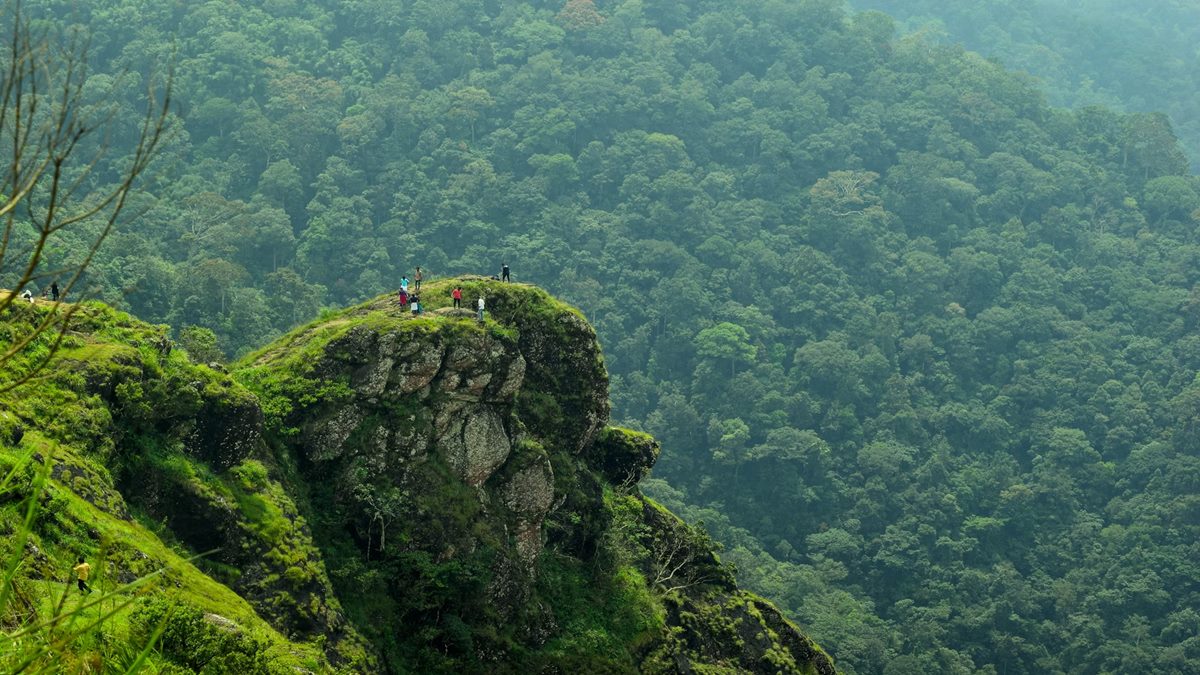 Parunthumpara In Idukki- A Rock Wih The Shape Of a Vulture-Attractions ...