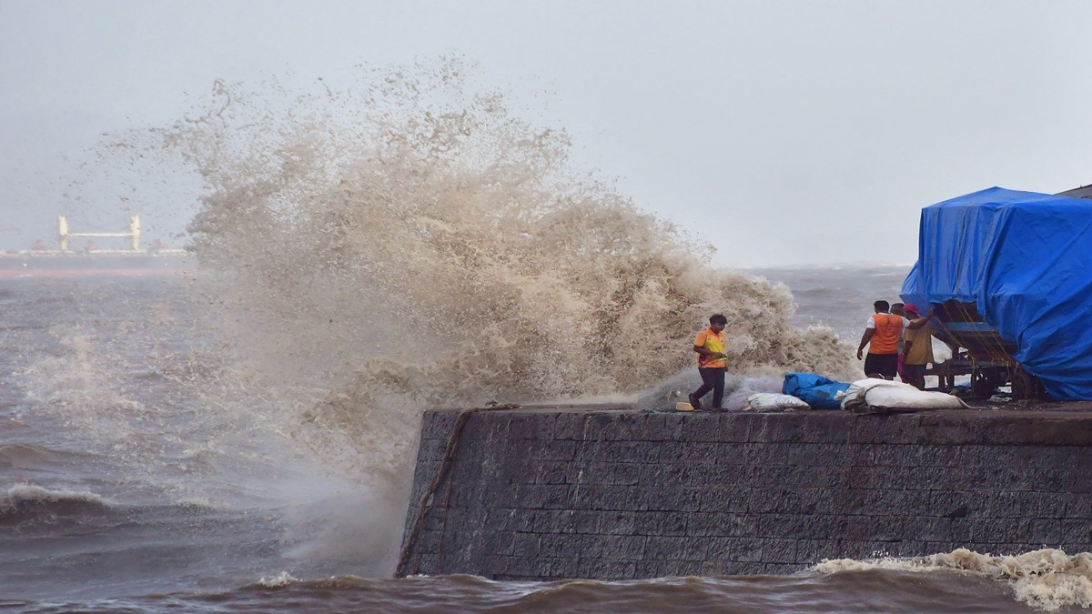 Cyclone Dana Will Develop into Storm by October 23 And Hit Odisha, West ...